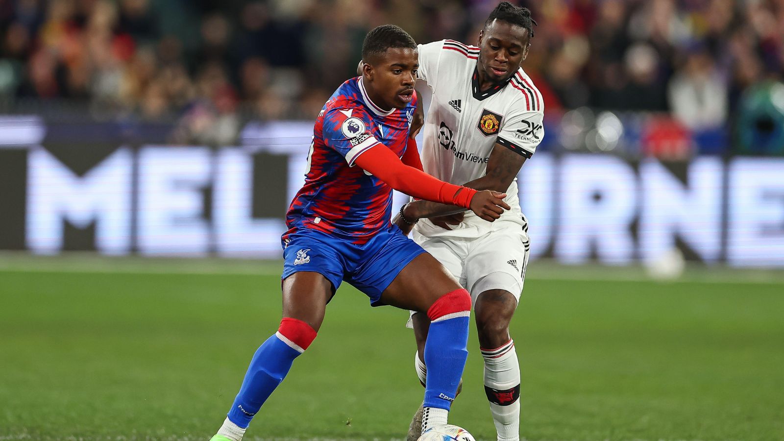 Aaron Wan-Bissaka: Sự hồi sinh chóng mặt khiến tất cả MNSĐ phải ngỡ ngàng
